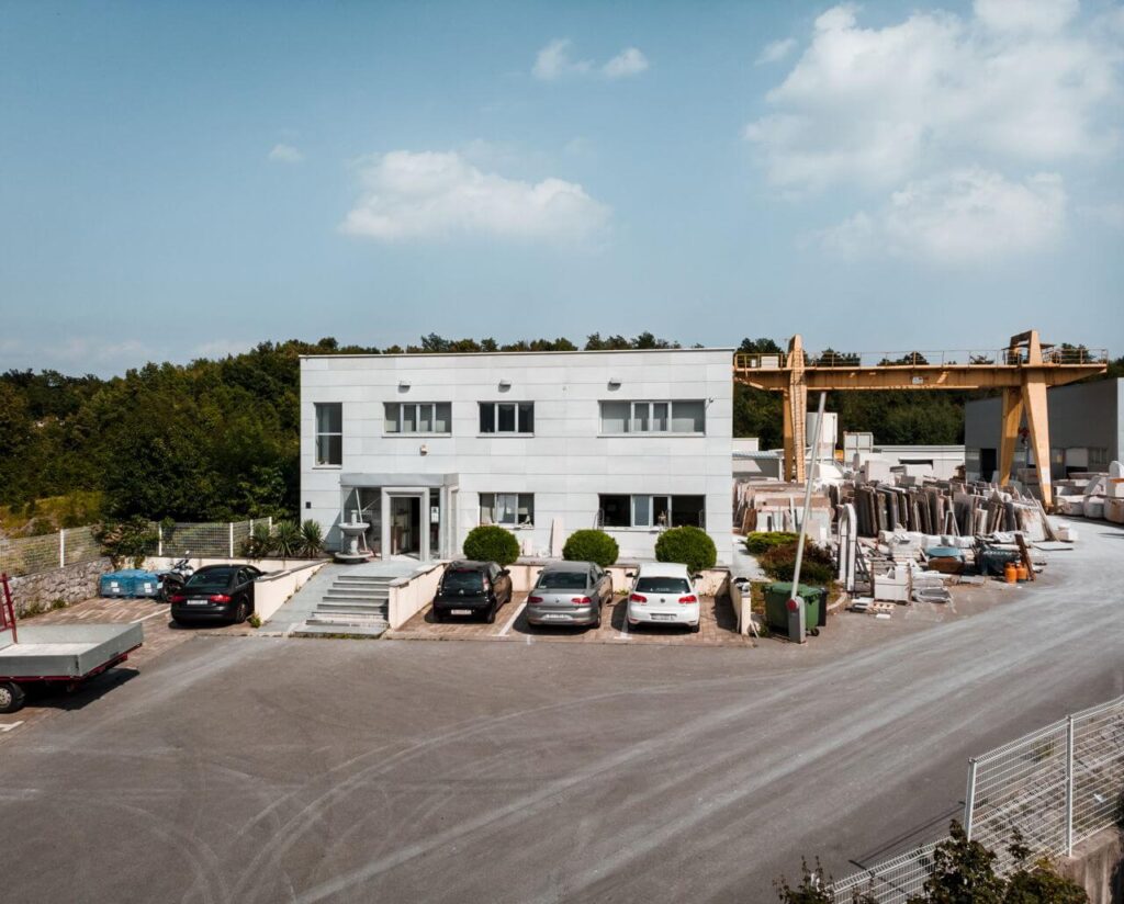 MRAMOR COMERCE – Proizvodnja i obrada kamena